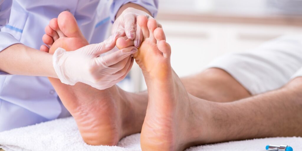 Ciuperca unghiei: sfaturi de prevenție și tratament - Dr. Leventer Centre